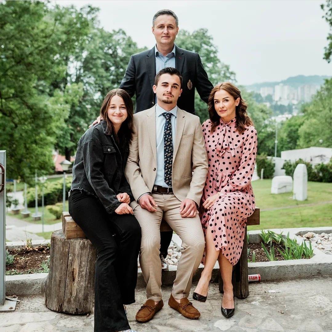 Po uzoru na svjetske prve dame, tako i Mirela Bećirović oduševljava ...