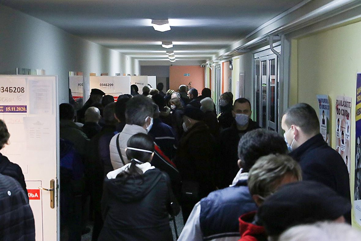 U Banjoj Luci se ne poštuju mjere na biralištima