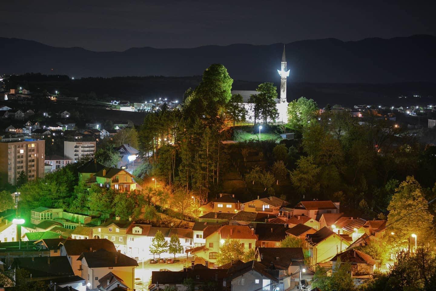 Pogledajte magične fotografije Gradske džamije u Cazinu (FOTO)