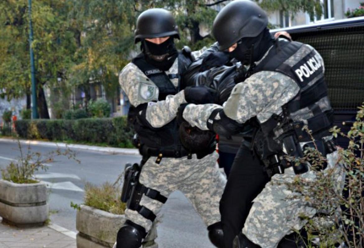 Bihać: Pripadnici MUP-a USK uhapsili tri osobe