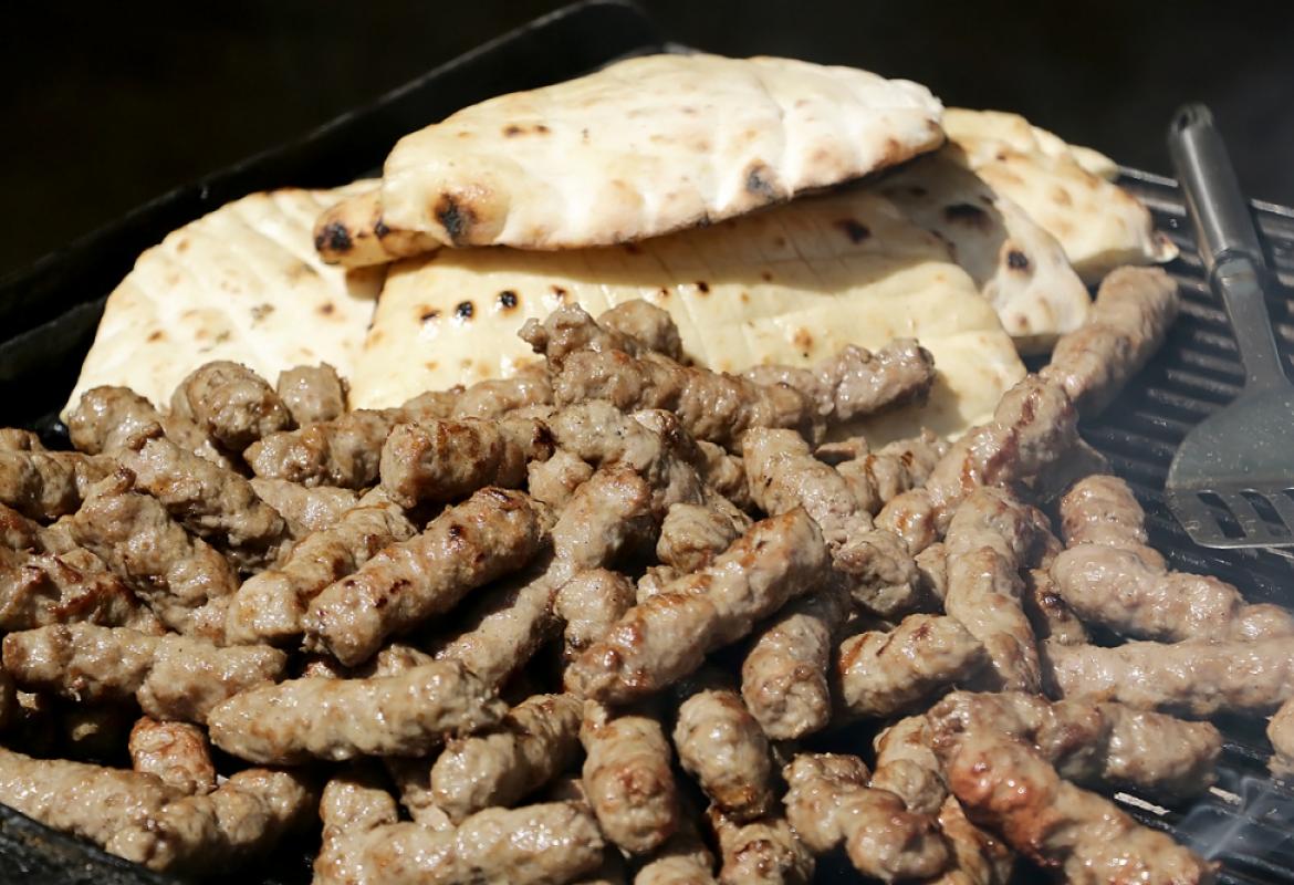 Tradicionalna manifestacija "Sarajevski ćevap": Takmičenje u pravljenju ...