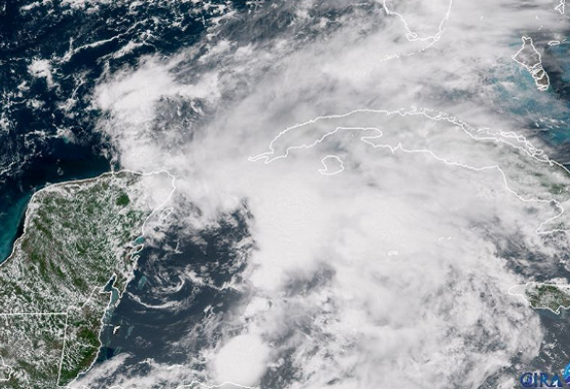 Velika tropska oluja približava se Americi, neke države proglasile ...