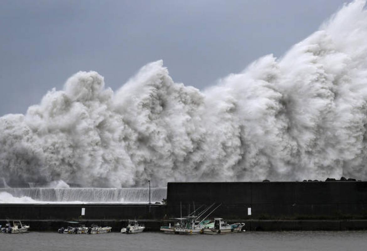 Japan pogodio najsnažniji tajfun u 25 godina, najmanje osam poginulih