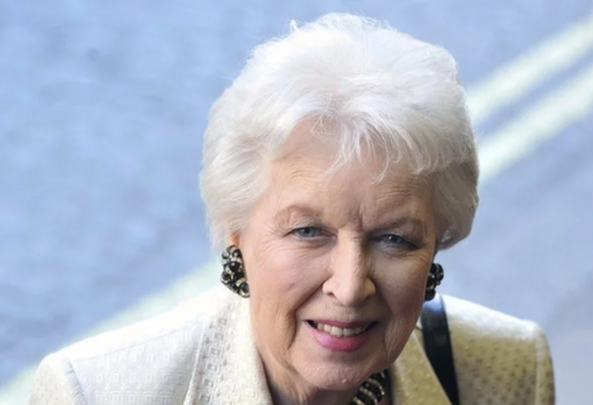 Preminula legendarna britanska glumica June Whitfield