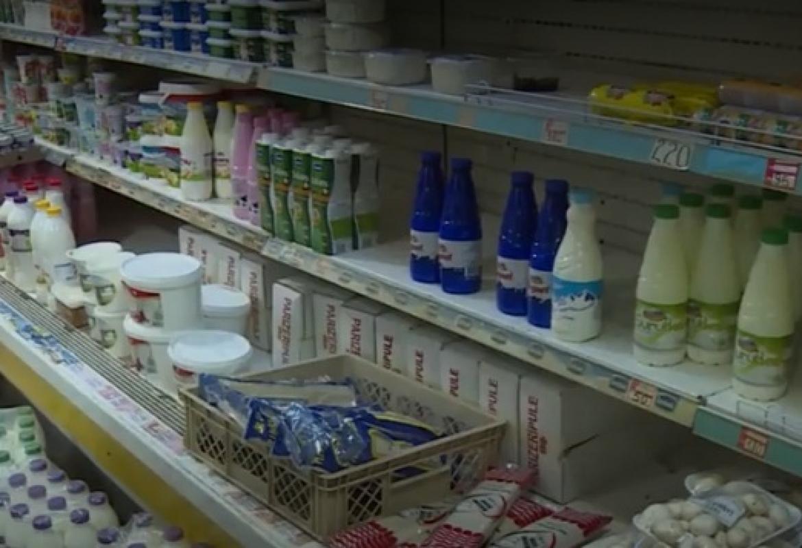 Život s taksama na Kosovu: Rafovi puni, roba ulazi "alternativnim putevima"