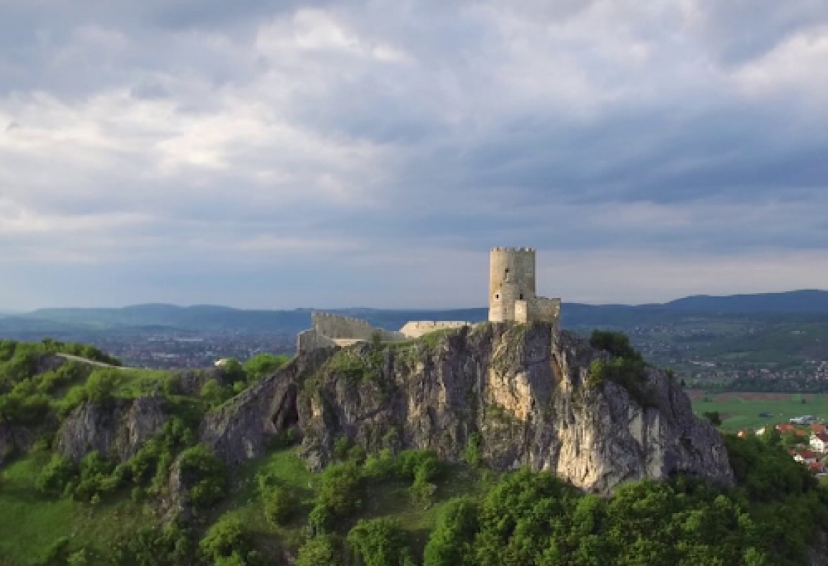 Legenda o nastanku grada: Kraljevska utvrda Sokolac i legenda o tri sestre