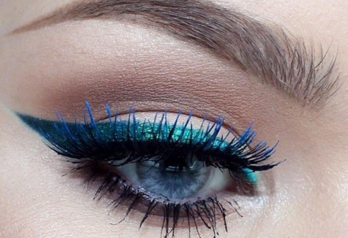 Plava maskara ponovo je u trendu, osvježite svoj make up i naglasite oči