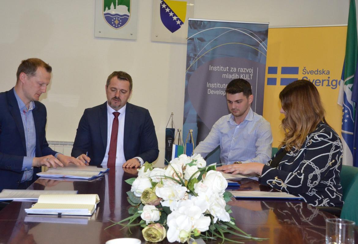 Grad Cazin i Institut KULT: Potpisani ugovori za mlade poduzetnike iz ...