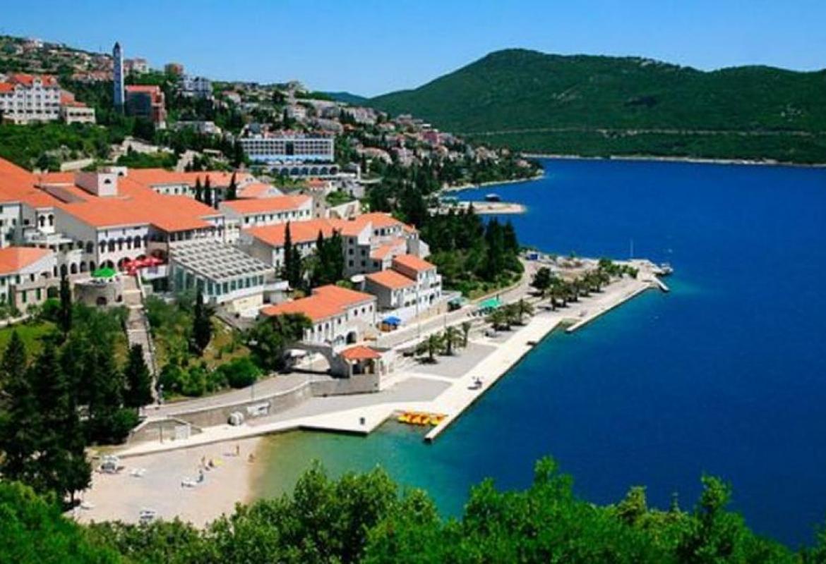 (VIDEO) Mogu li domaći turisti spasiti sezonu u Neumu?