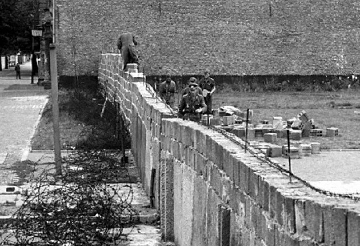 Godišnjica početka gradnje Berlinskog zida: Podjela Njemačke ostavila ...
