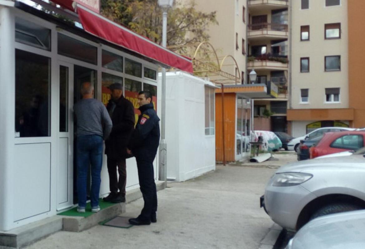 Uhapšen muškarac koji je nožem prijetio radnici pekare