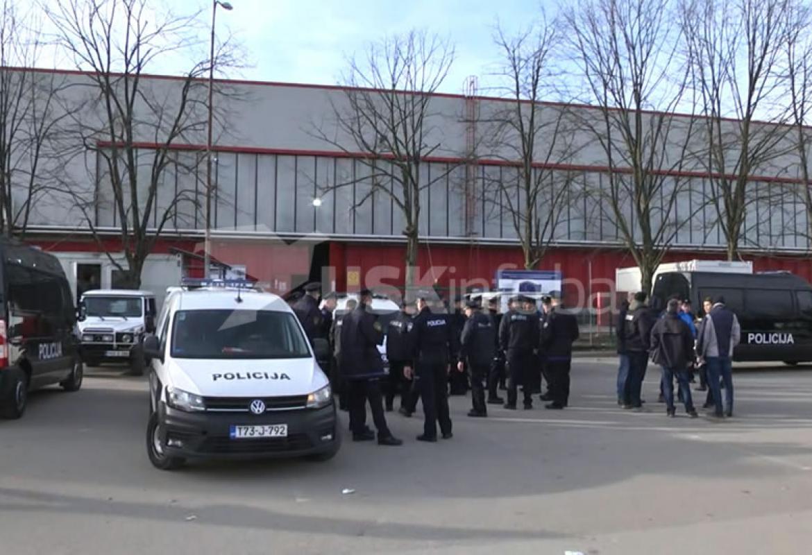 VIDEO: ZAVRŠENA AKCIJA MUP-A USK-A - NA SNIMKU SE VIDE ODUZETI PREDMETI ...