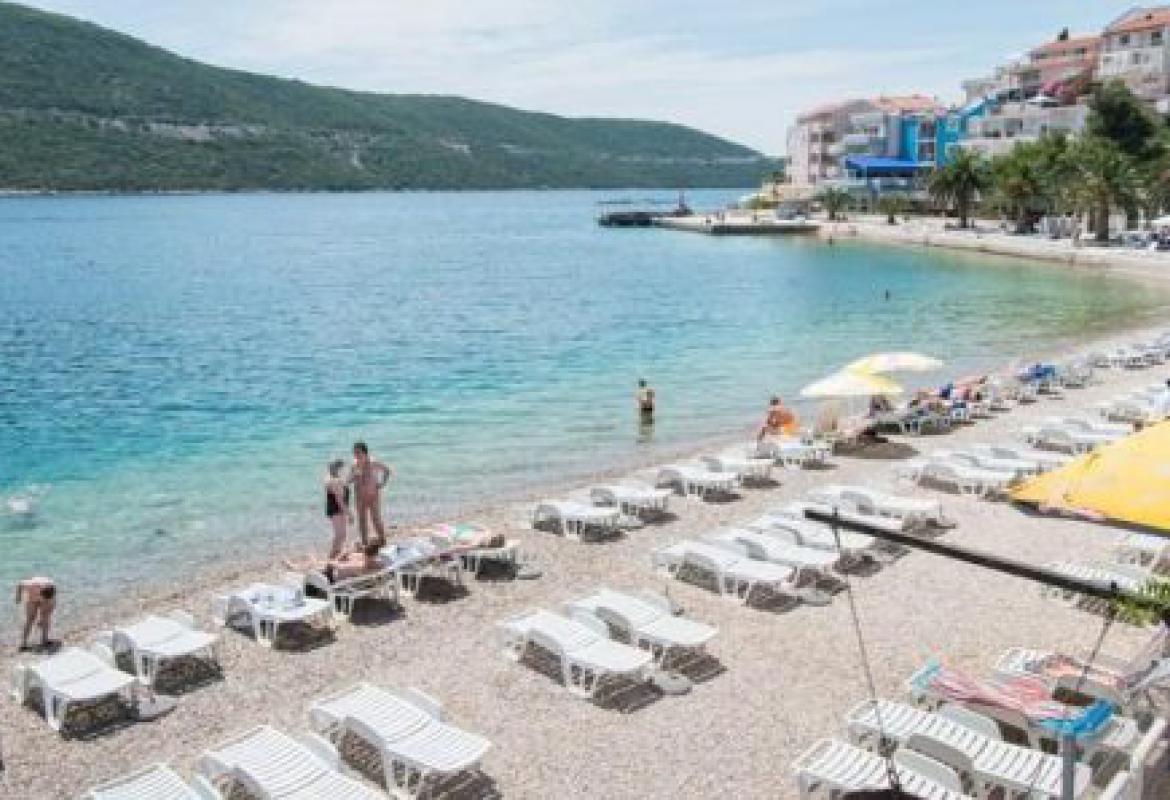 Ludnica u Neumu: Telefoni ne prestaju zvoniti, bh. građani idu na svoje ...