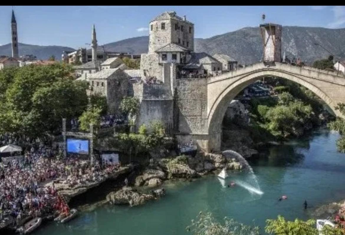 Danas 454. skokovi sa Starog mosta, ograničen broj gledalaca