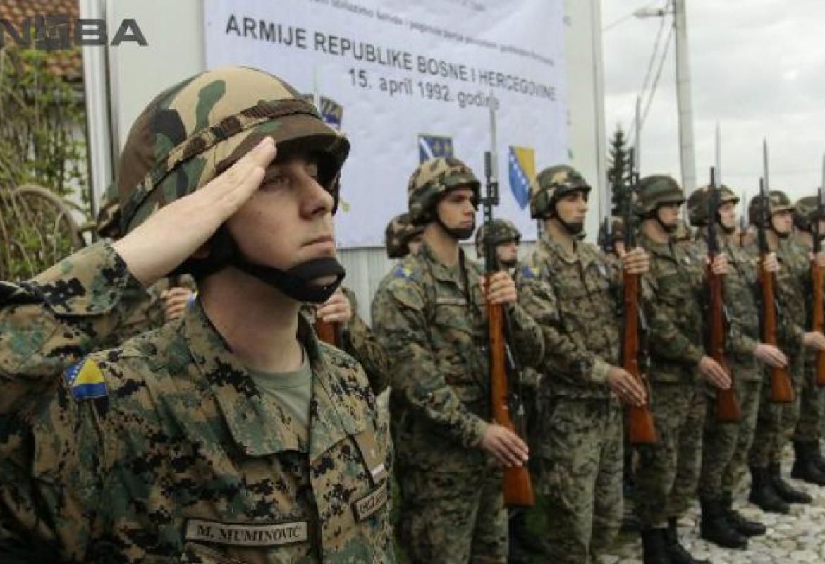 Svim pripadnicima Oružanih snaga Bosne i Hercegovine čestitamo 15 ...