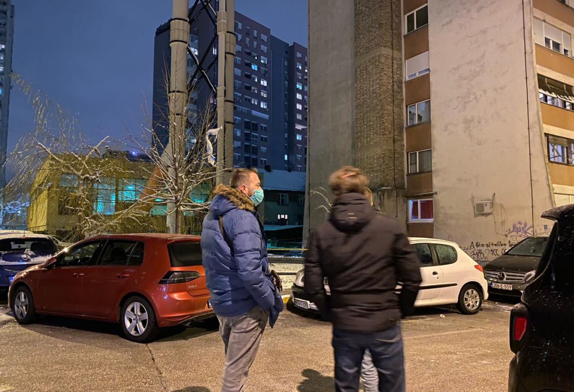 Tragedija u Sarajevu: Mlađa osoba smrtno stradala na Dolac Malti (FOTO)