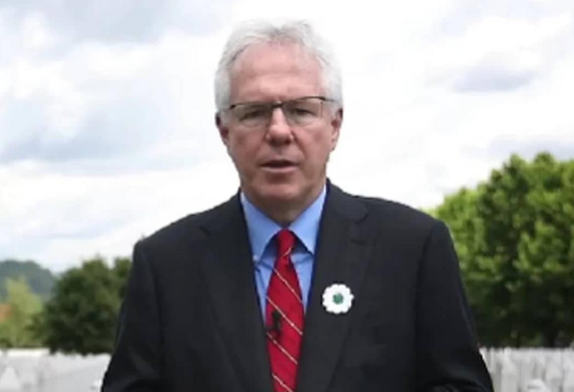 Ambasador Michael Murphy: Neki od počinilaca genocida su još uvijek na ...