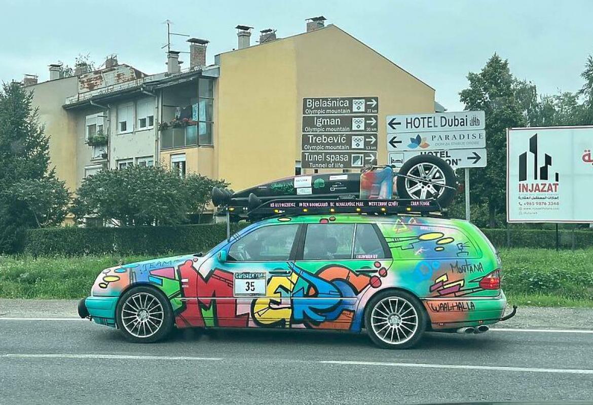 Carbage run karavan prolazi kroz BiH: Automobili vrijedni do 500 eura i ...