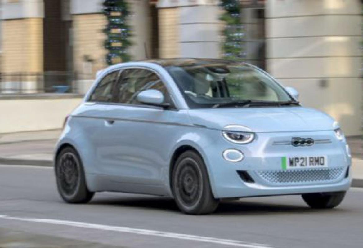 Fiat 500 najbolji mali električni automobil