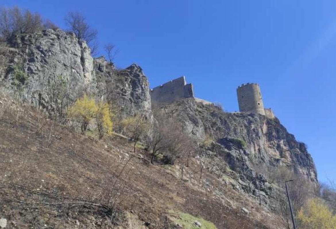 Utvrda koja prkosi stoljećima: Stari grad Sokolac mjesto susreta triju ...