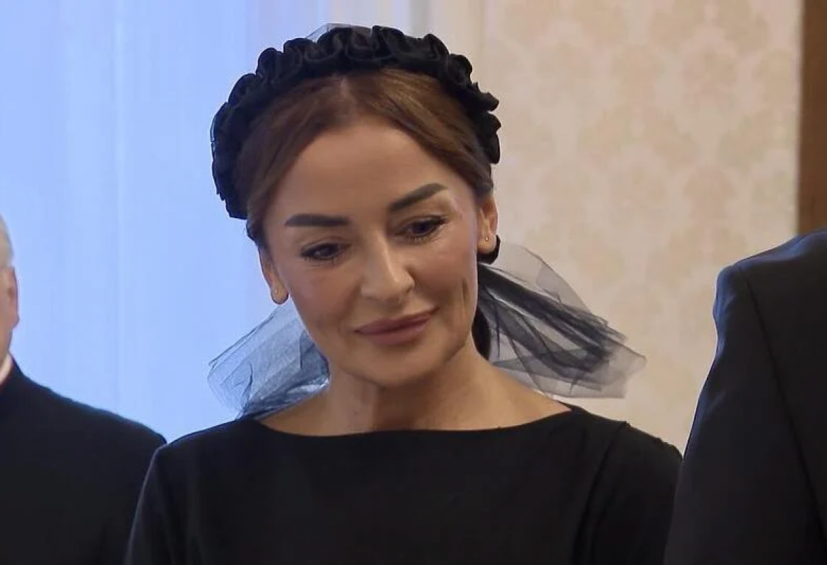 Mirela Bećirović za posjetu Vatikanu odabrala jednostavnu haljinu i ...