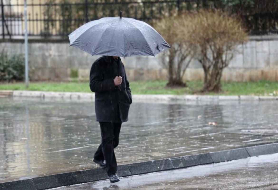 U BiH danas oblačno, u pojedinim dijelovima kiša ili susnježica