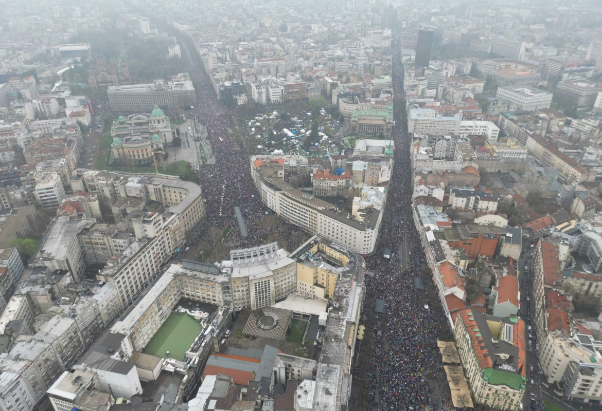 Pogledajte kako protesti u Beogradu izgledaju iz zraka