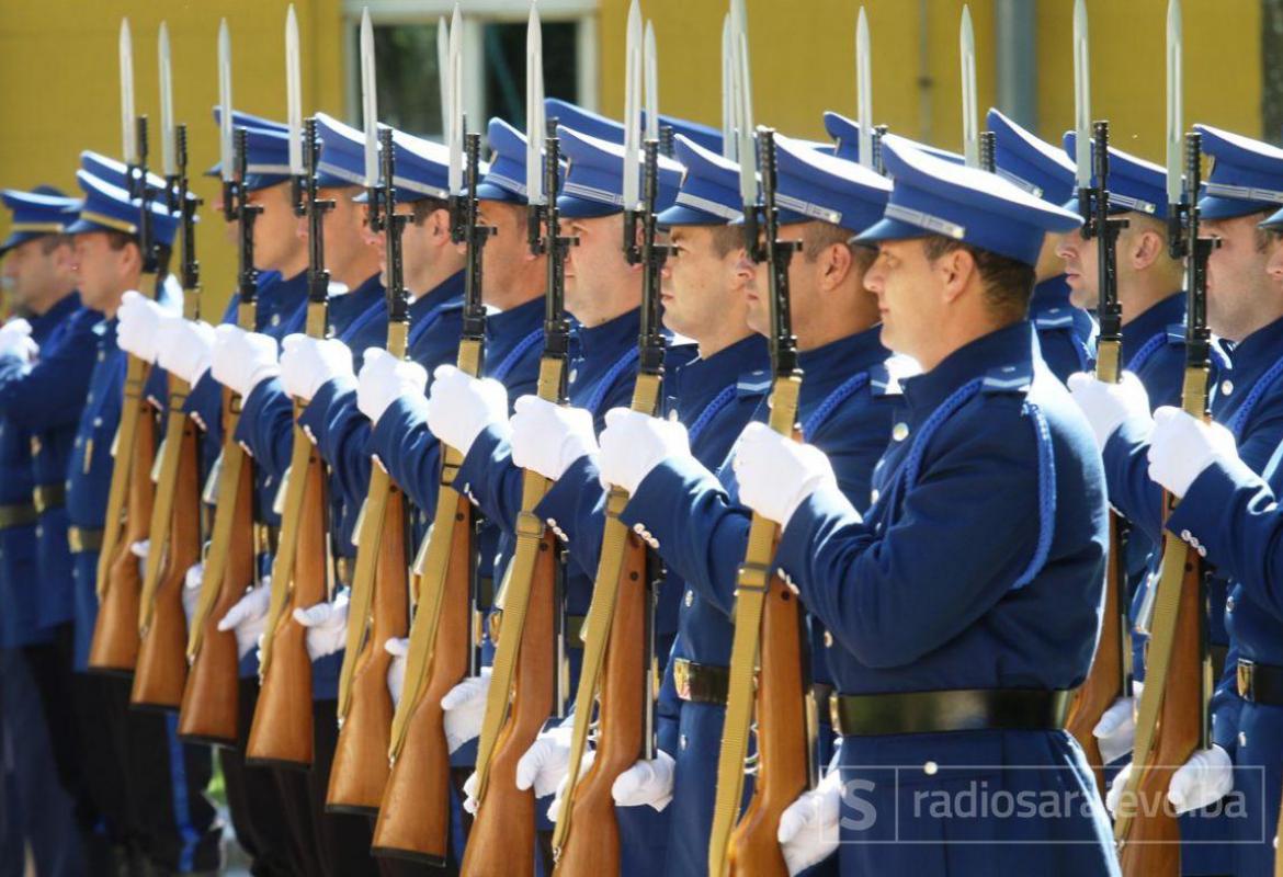 BiH uvozi policijske uniforme: Domaćim firmama onemogućena proizvodnja
