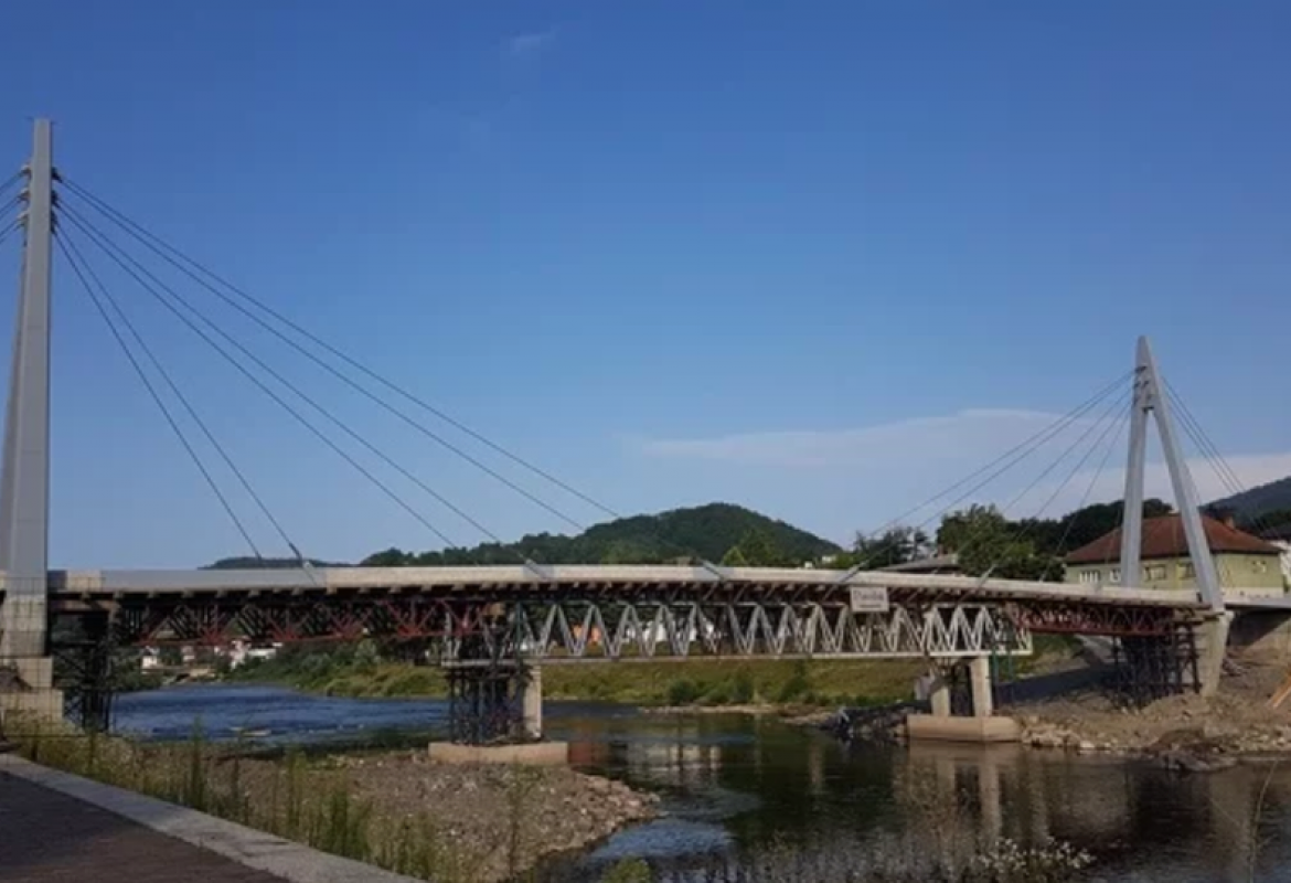 Most Duga, uništen u poplavama, nakon tri godine ponovo će povezivati ...