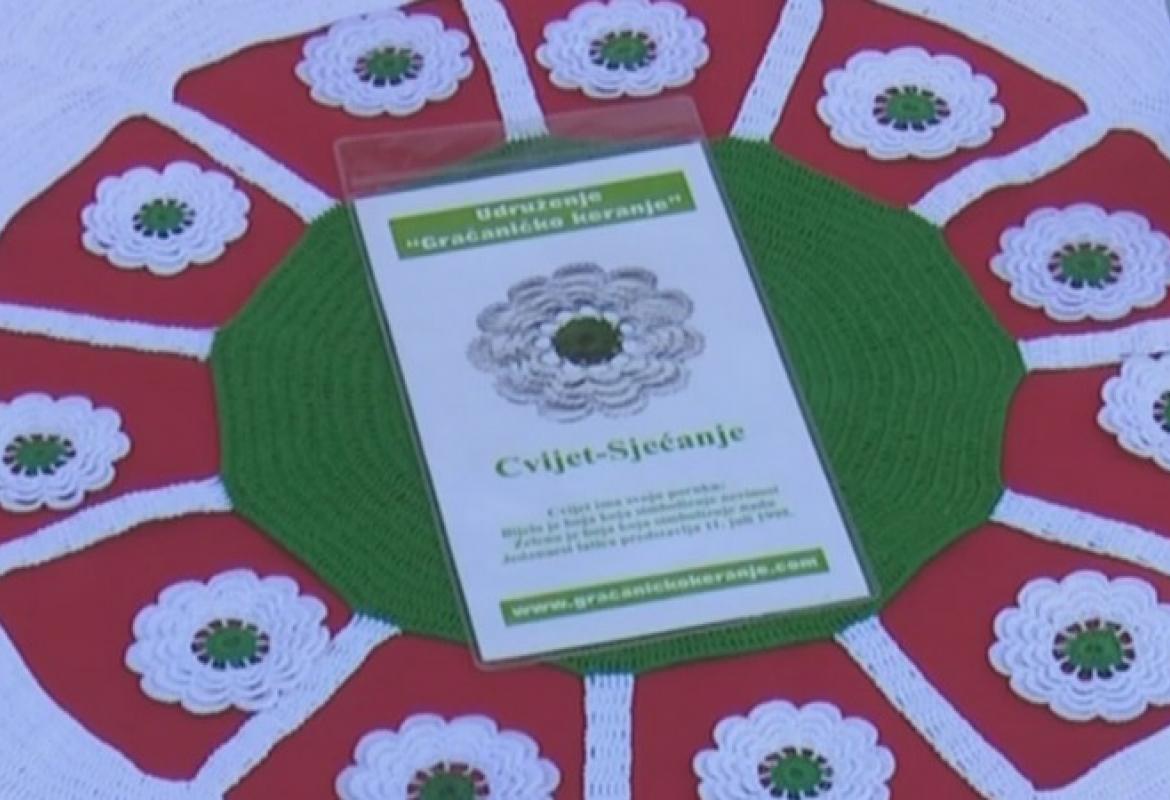 Podjelom cvijeta ‘Sjećanje’ obilježen 11. juli (VIDEO)