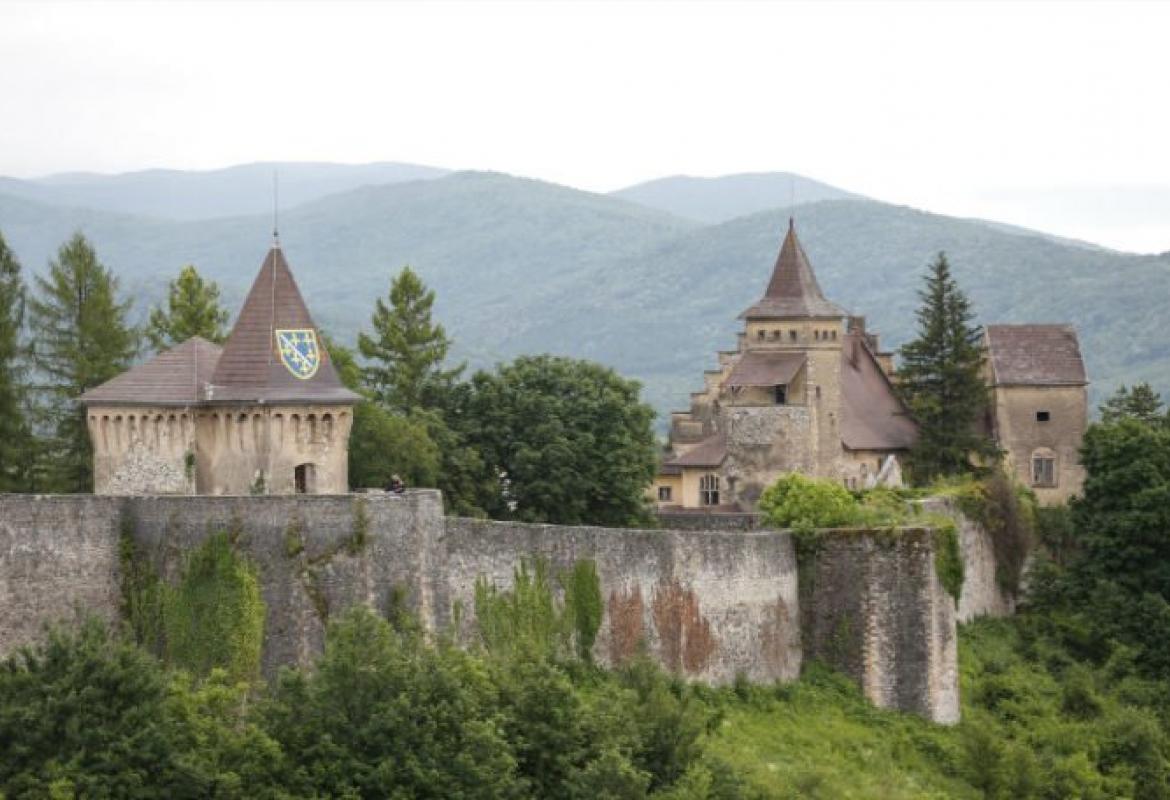 Srednjovjekovni grad Ostrožac: Mjesto gdje se spaja istok i zapad (FOTO)