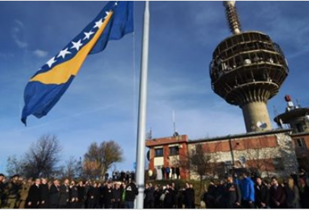 Najveća zastava BiH zavijorila se nad Sarajevom povodom Dana državnosti