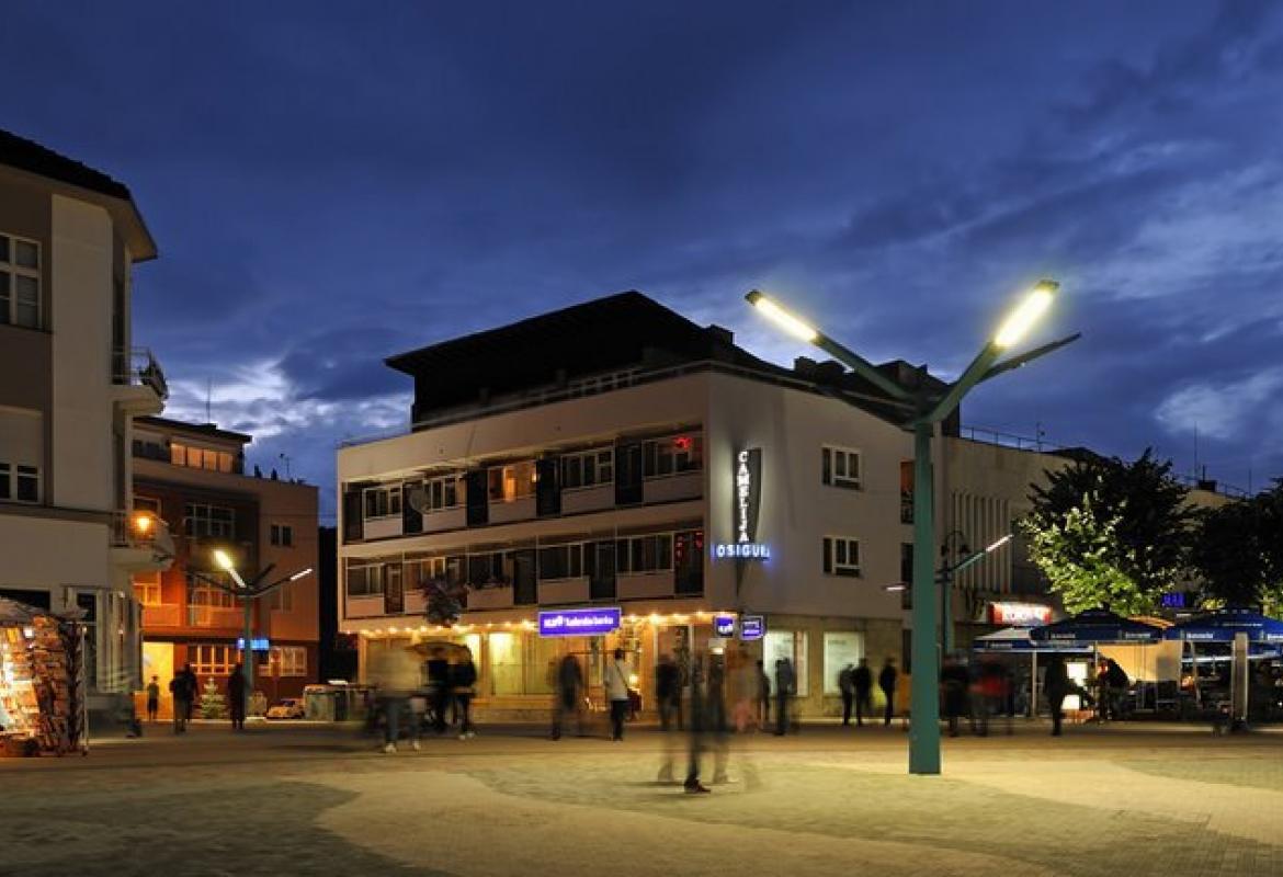 Dok Grad Bihać uštede pravi gašenjem 50% rasvjete, niko ne odgovara na ...