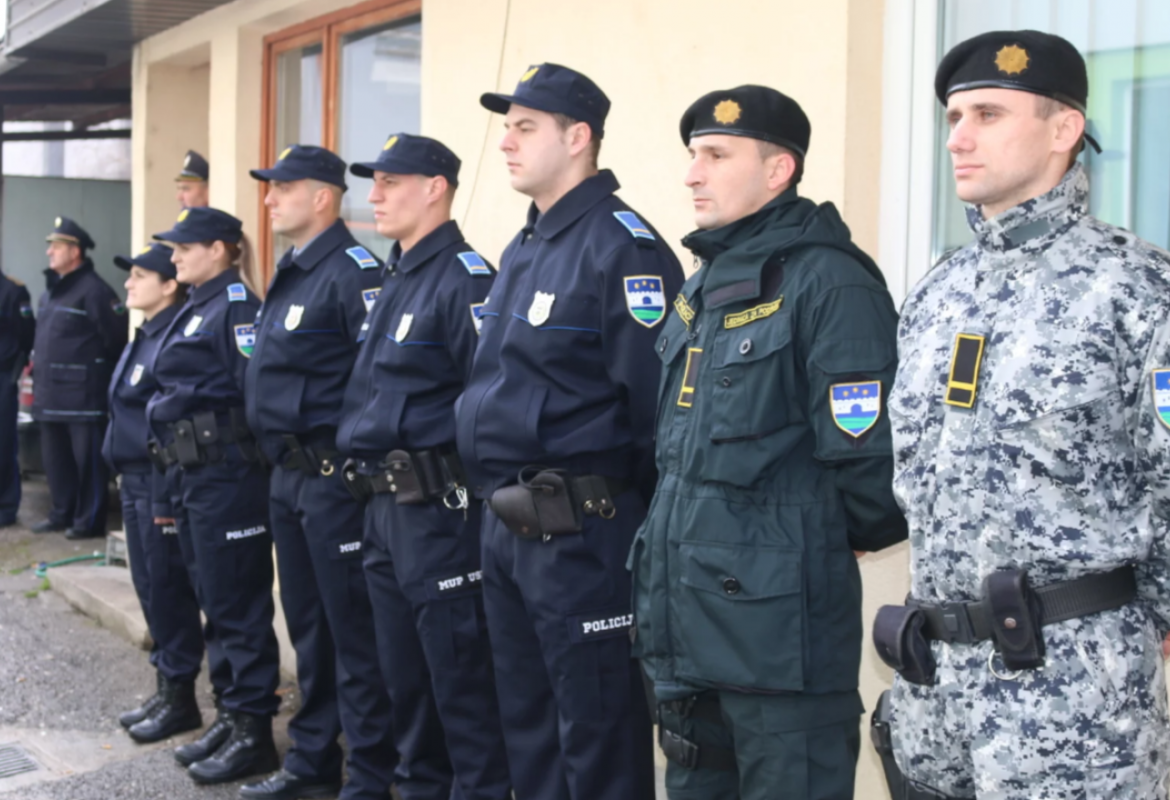Policajci u USK nakon sedam godina dobijaju nove uniforme i vozila