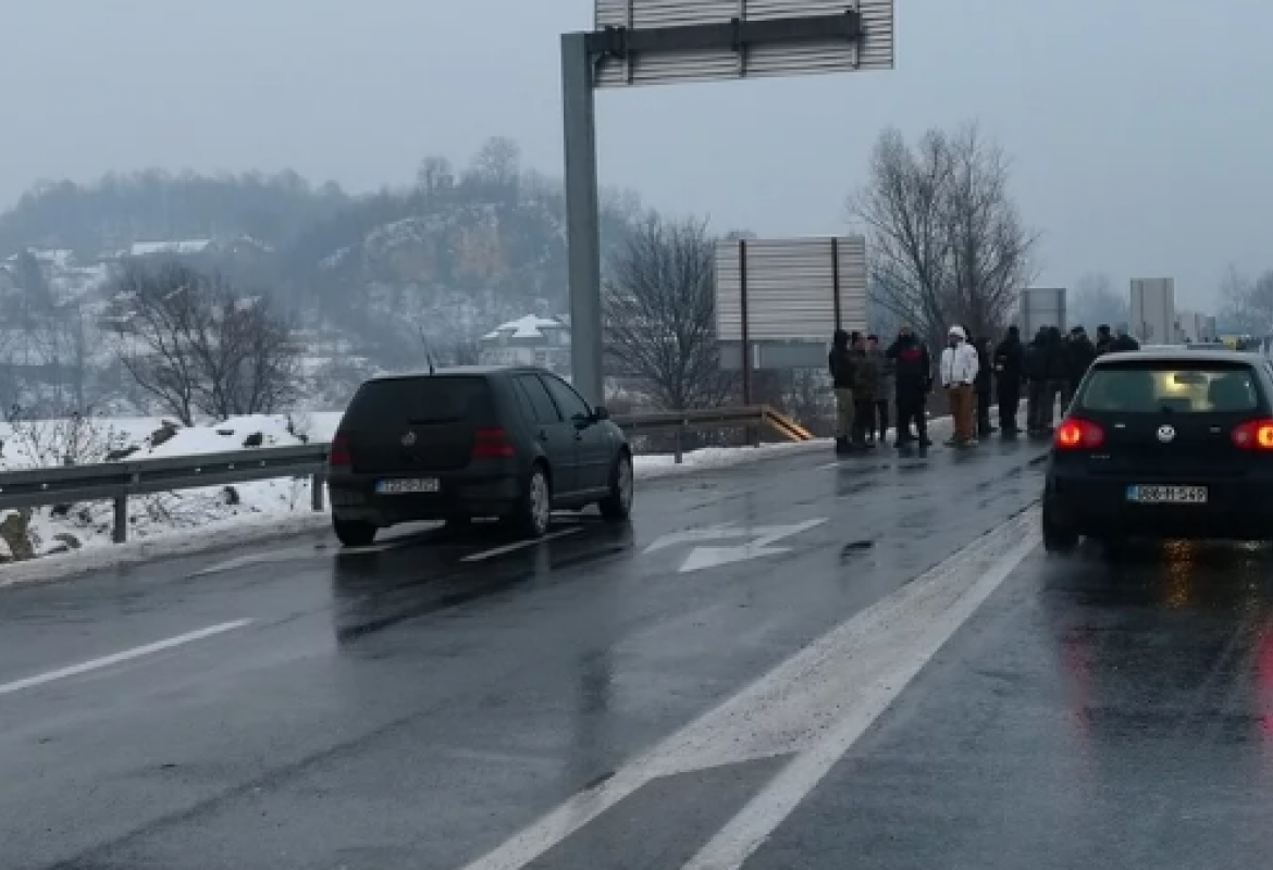 Demobilisani borci odblokirali cestu u Karušama kod Doboja