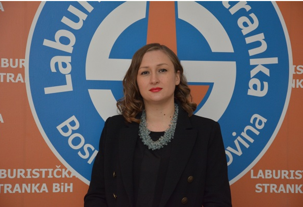 TAKO MLADA TAKO MLADA U POLITICI SAMA LUTAM JA: Elma Đogić saopćenjima ...