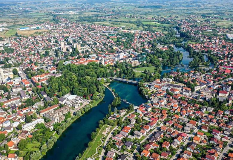 Cazin.NET - Budi informiran!